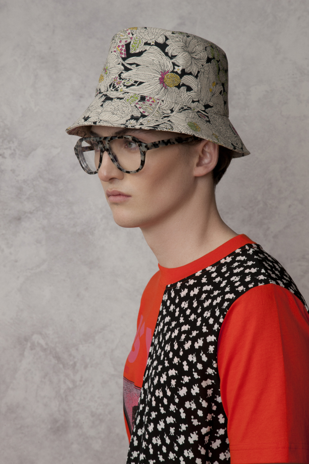 Anthony Peto e la funzione psicologica dei suoi cappelli. — Toh! Magazine