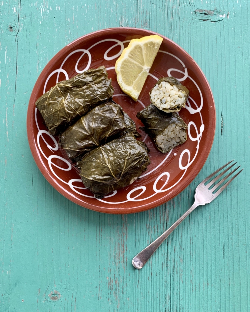 Dolmadakia l'antipasto iconico della tradizione greca — Toh! Magazine