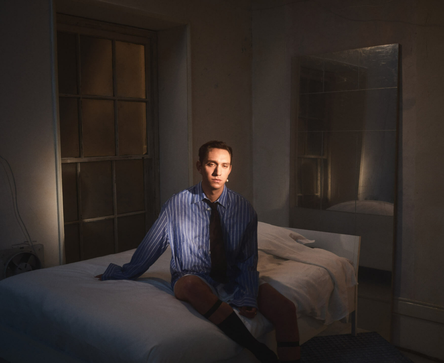 Oliver Sim: Hideous bastard sono io — Toh! Magazine