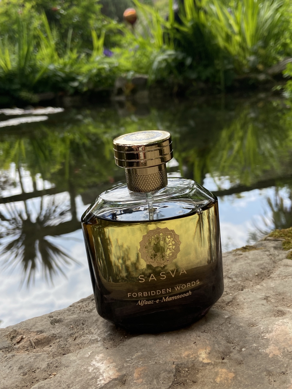Sasva il fascino del proibito in un profumo. — Toh! Magazine