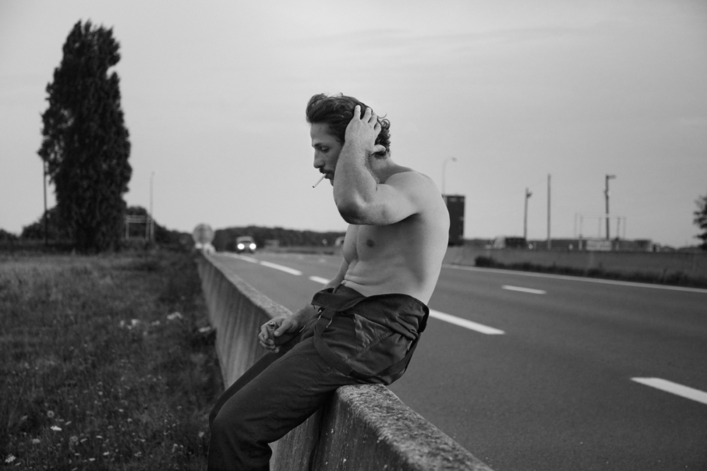 Marc Martin: il corpo come campo di battaglia tra nudità e resistenza